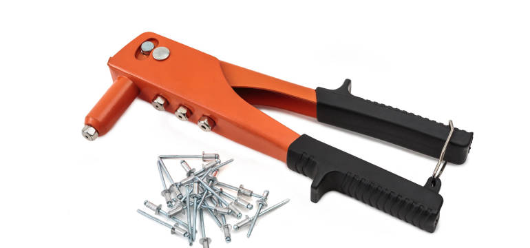 Firma EWIP Zbigniew Liszczyk oferuje różne nity oraz nitownice