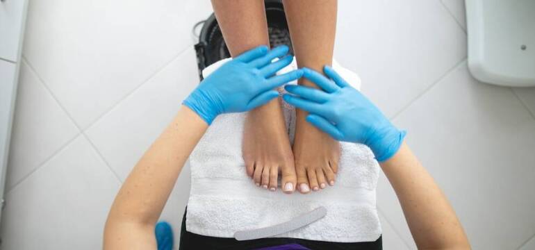 Profesjonalne usuwanie modzeli w ofercie salonu Stopy i Dłonie!