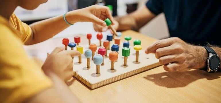 Terapia integracji sensorycznej: wsparcie dla dzieci z autyzmem